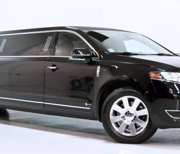 Lincoln Stretch Limo | Signature Limousine Tampa's Fleet