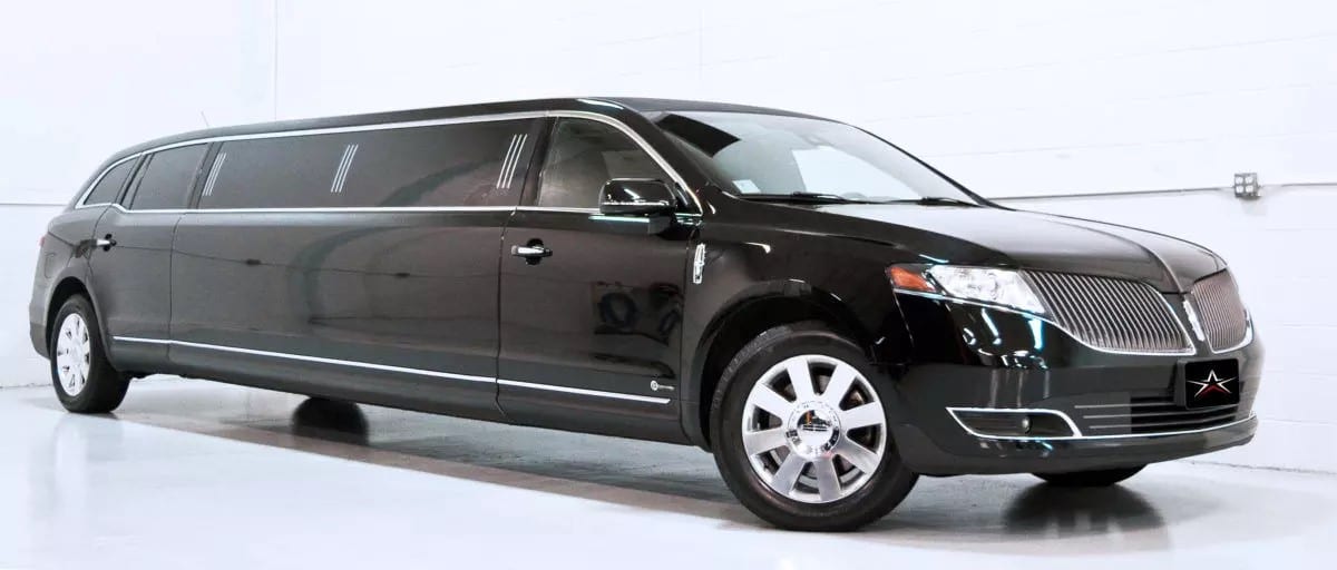 Lincoln Stretch Limo | Signature Limousine Tampa's Fleet